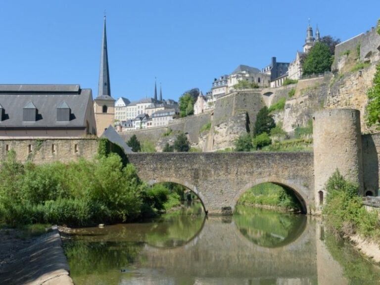 Melusina and the founding myth of Luxembourg City - Luxembourg @ Expo ...